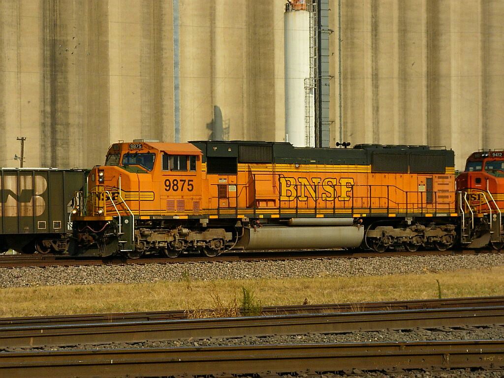 BNSF 9875